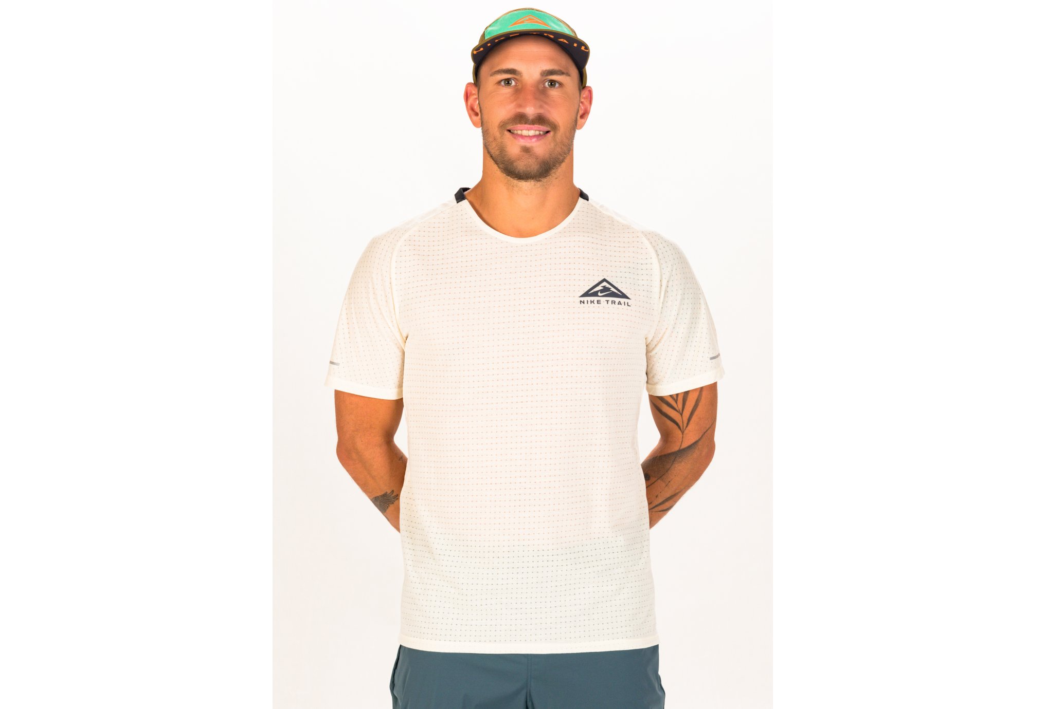 Nike camiseta manga corta Trail Solar Chase en promoción | Hombre Ropa ...